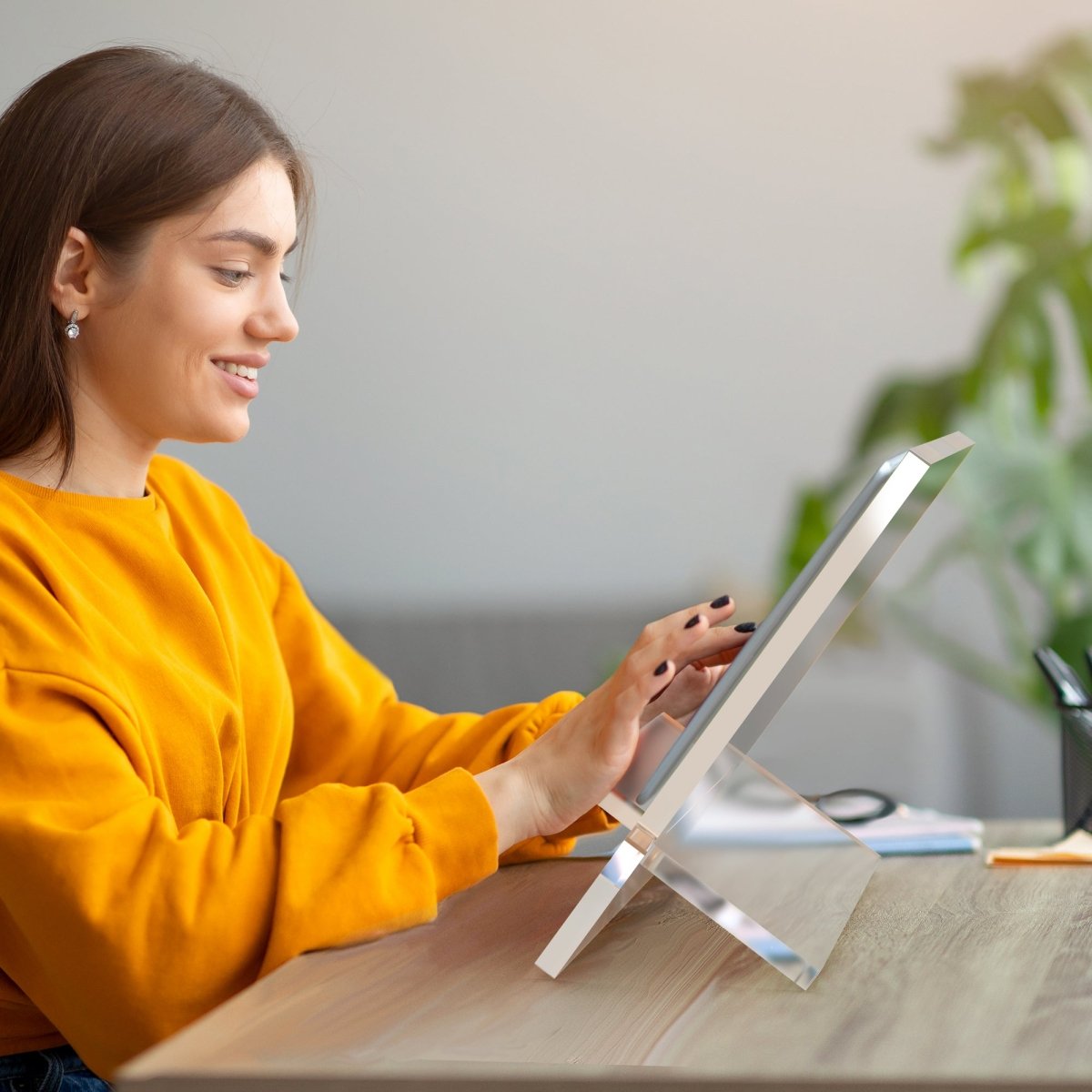 Modern Clear Acrylic Bookstand: The Perfect Display for Your Favorite ...